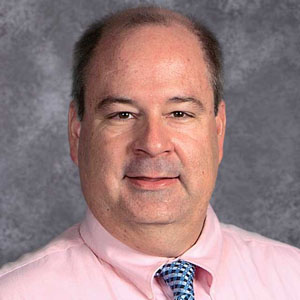 Chris Fahey receives Holy Cross Heart and Mind Award | News Details