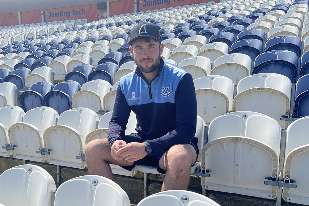 Joe Sarro signs contract with Sussex CCC | Bede's News story