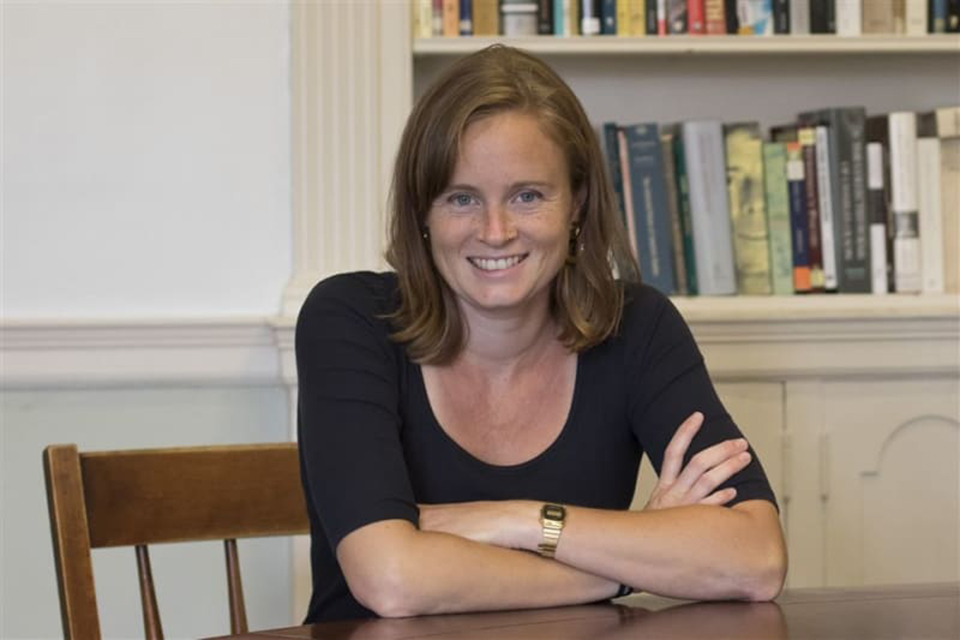 Prize-Winning Poet Maggie Ray Shares Her Writing Journey | News Detail