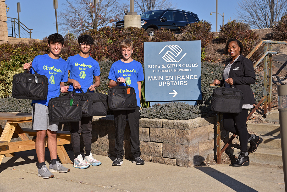 Elmbrook Robotics Team Helping Teams in Neighboring Communities | News ...