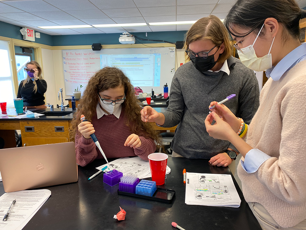 Spotlight: AP Biology | Student Stories - The Gunston School