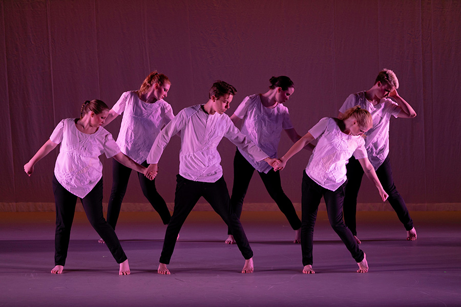 Dance Production Lights Up McVay | College News Post - Principia College