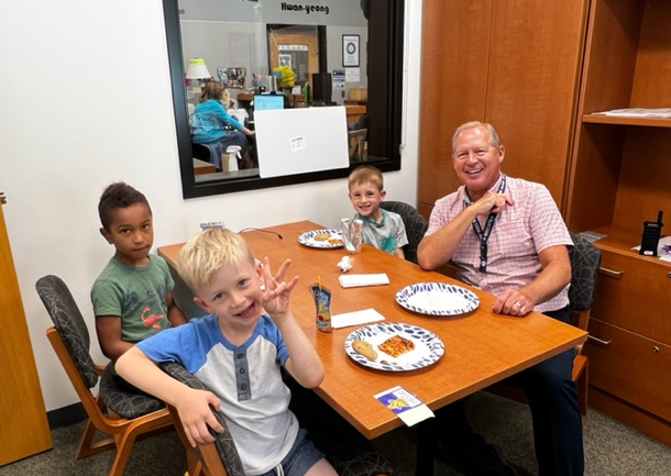 Really Great Readers Sharing a Meal with Principal Terry | News Article ...