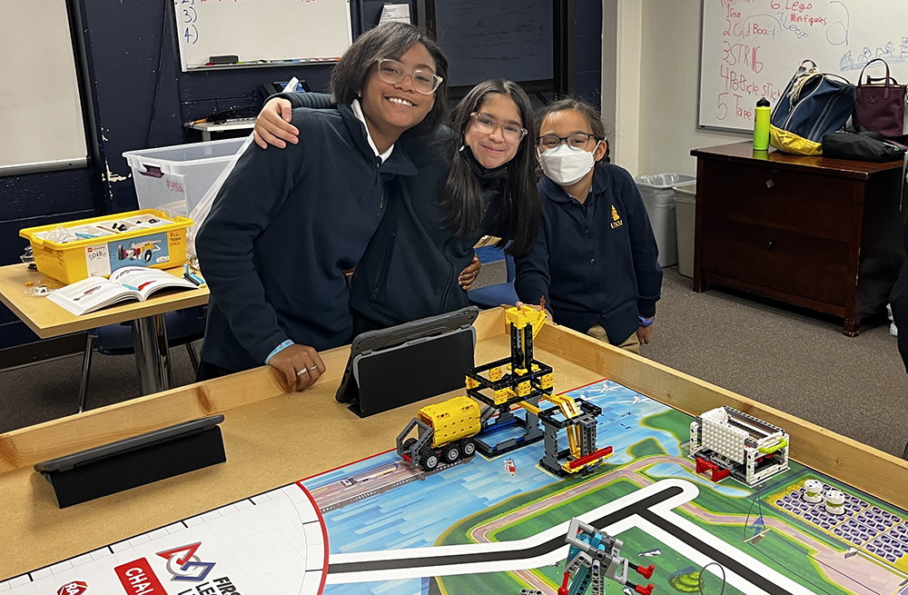 Middle School Students Compete in Regional Robotics | USM News