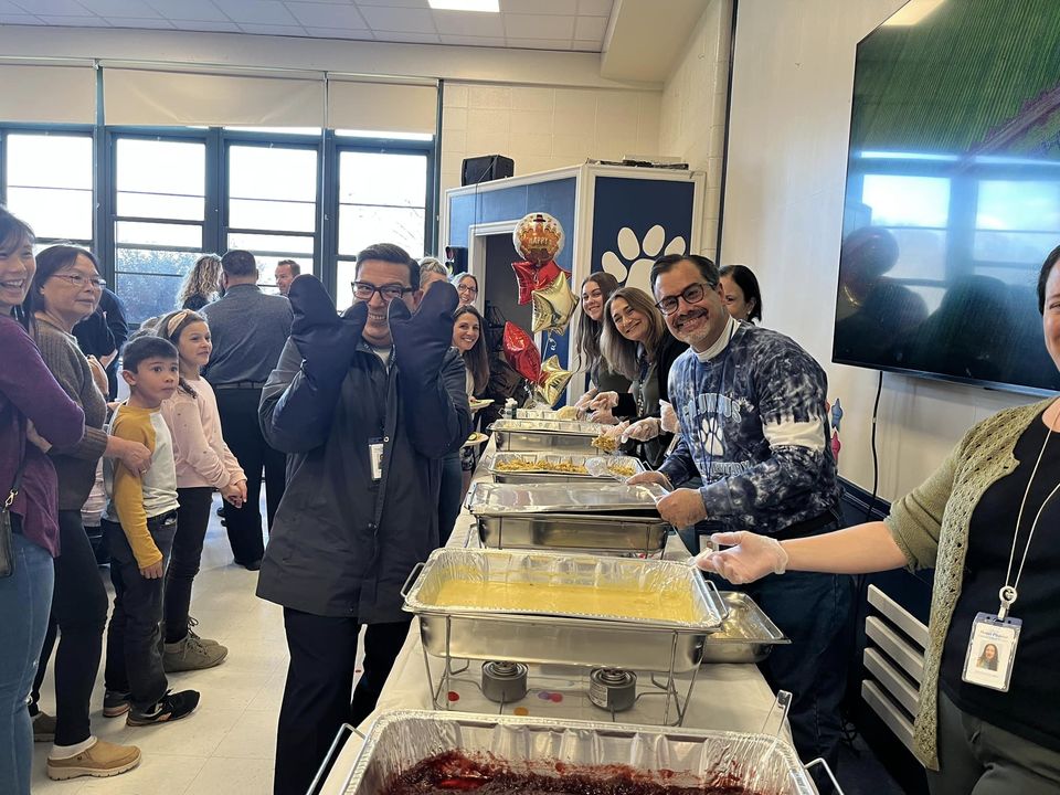 The Third Grade Thanksgiving feast is back! | News Detail