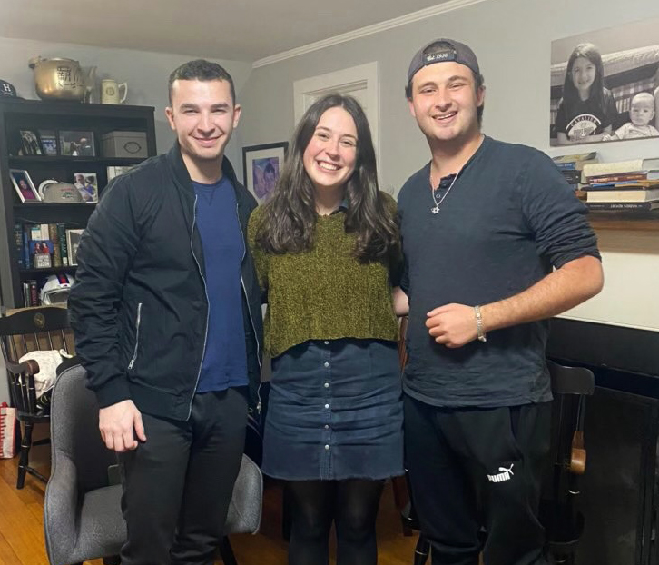 Alums Come "Home for the Holidays" | Featured News