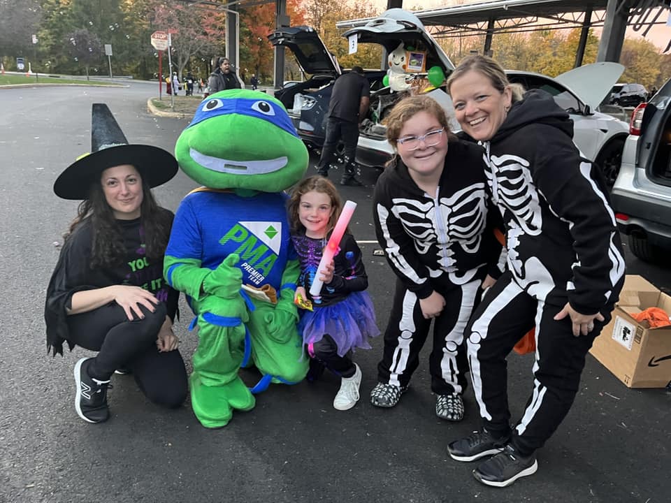 Trunk or Treating with the WMS Student Council | News Detail