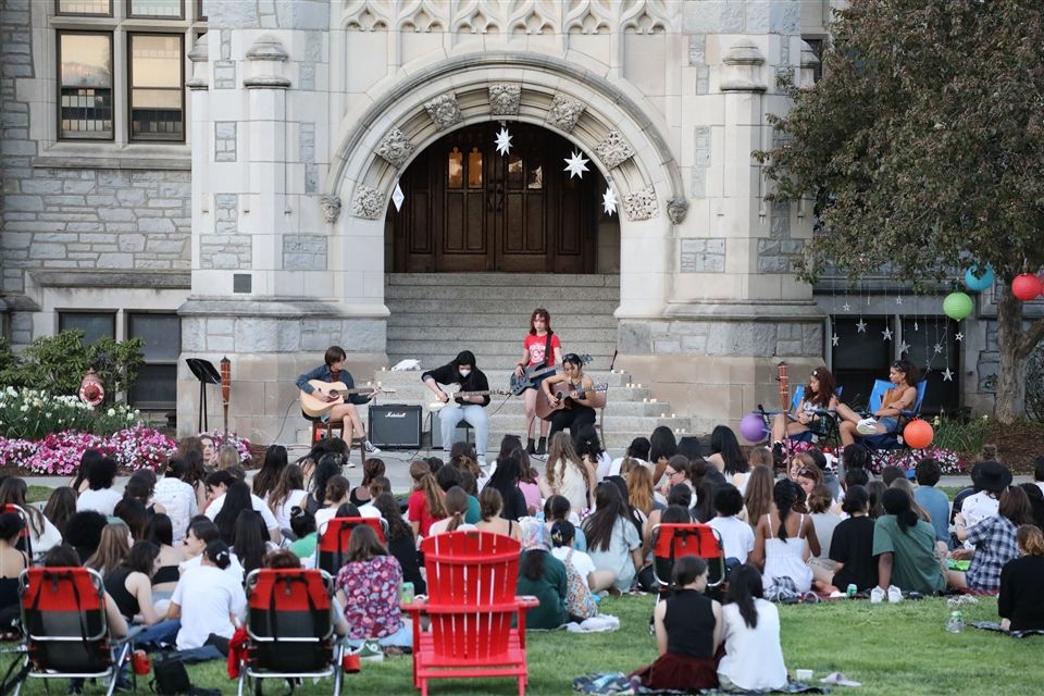 Weekend Festivities: Apollo and Prom | News Details