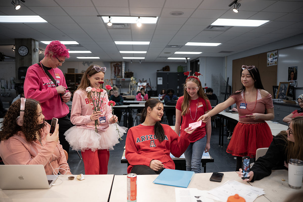 Heart-O-Grams serenade students on Valentine's Day | article