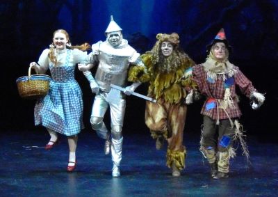 Spring Musical Follows the Yellow Brick Road | News - Jesuit High School