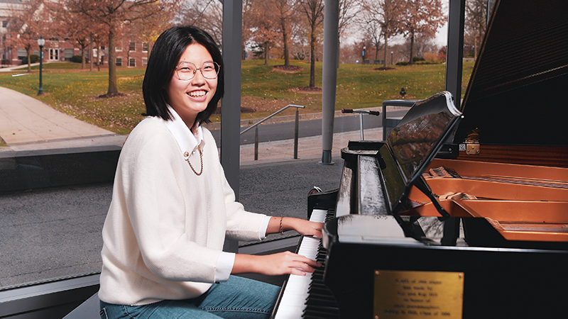 Emily Tan '24 | Post Page