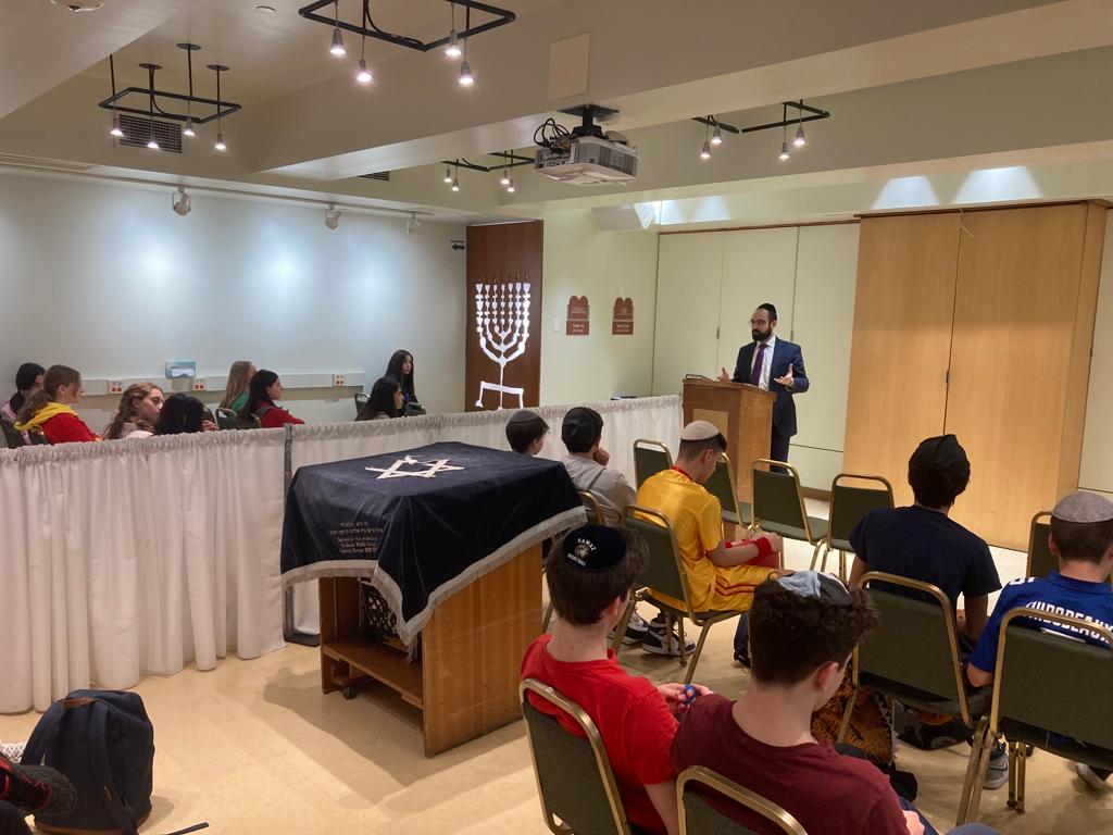 Beit Din Is In Session At The Middle School | Ramaz News - The Ramaz School