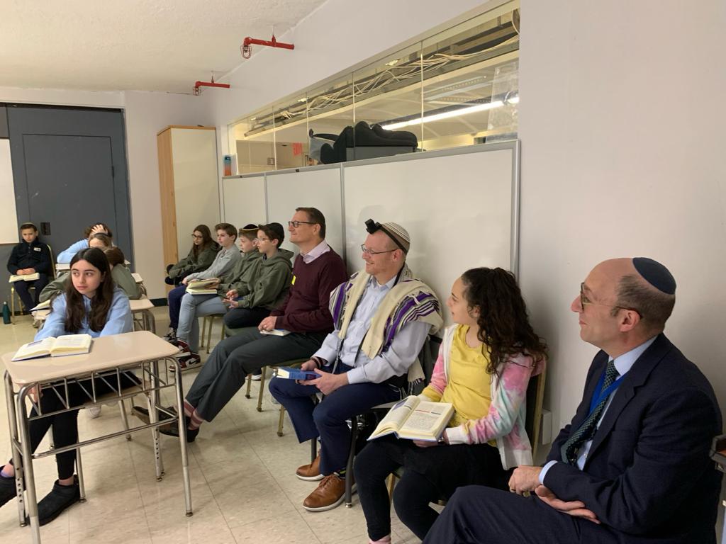 Rabbi Daniel Rose Visits The MS Exploratory Tefilah Service | Ramaz ...
