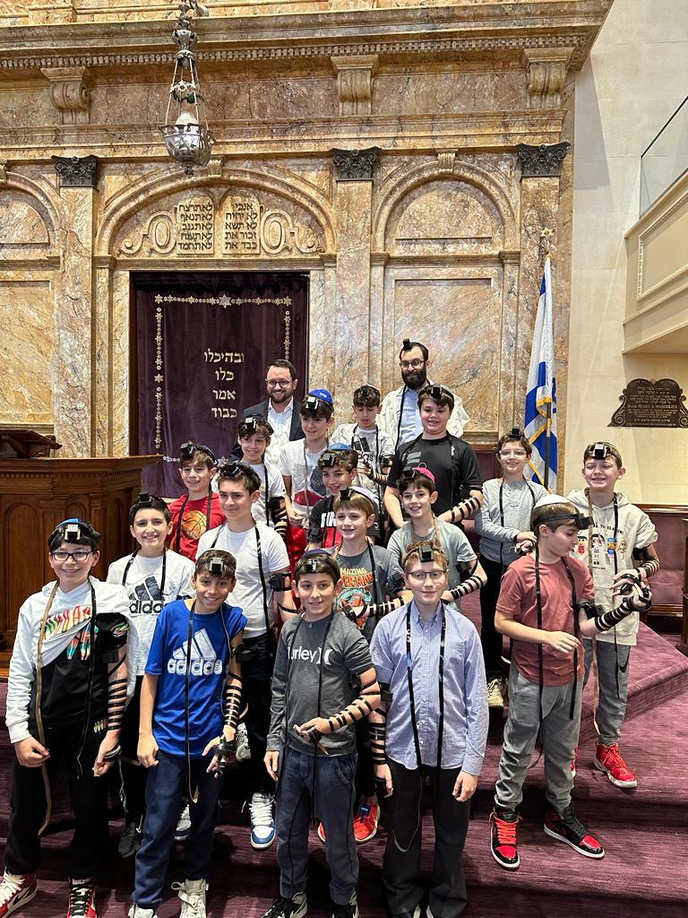 Sixth Grade Boys Ponder Jewish Leadership With Their Fathers | Ramaz ...