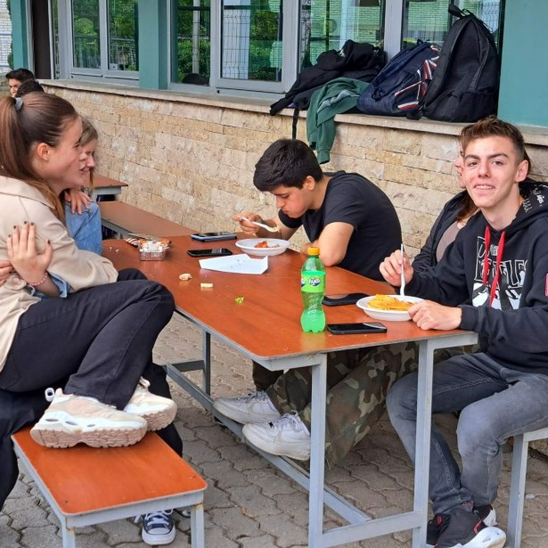 Italian Food Brings Smiles to Students’ Faces | Default Post