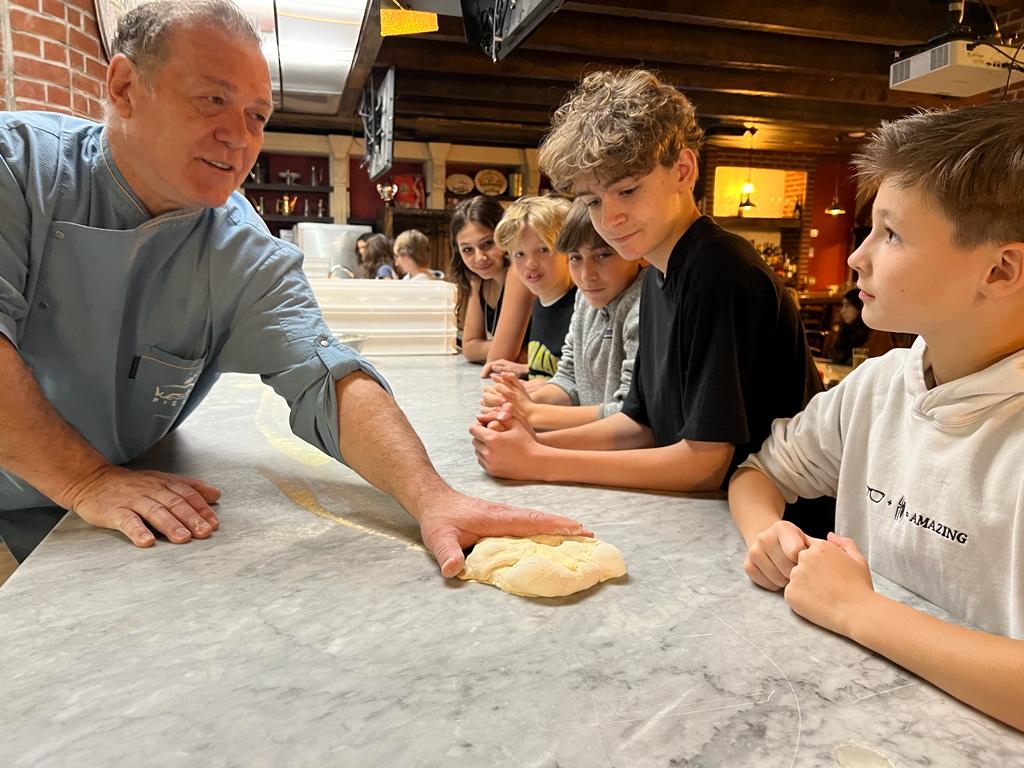 Italian Language Learners Get A Live Pizza Lesson | Articles