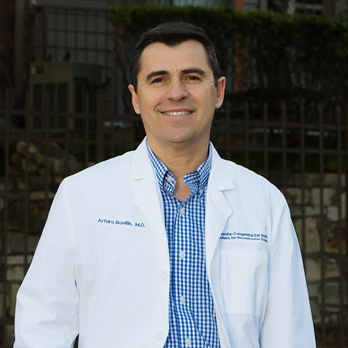 Dr. Arturo Bonilla '76 Performs Historic Ear Transplant | Details - Alumni