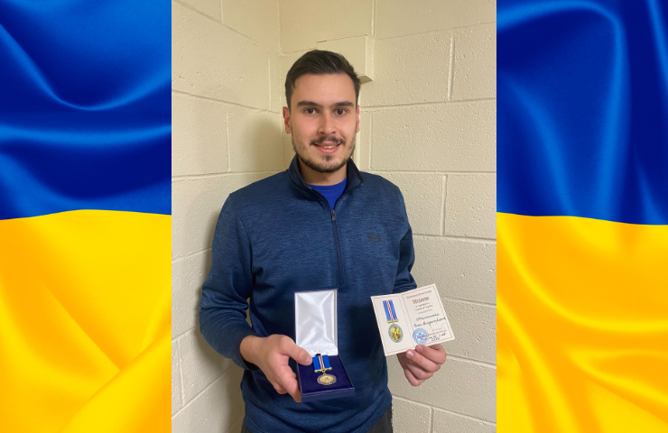 Oakwood School Alumni Roman Moskalenko '22 Earns Prestigious Ukrainian Medal | News Details