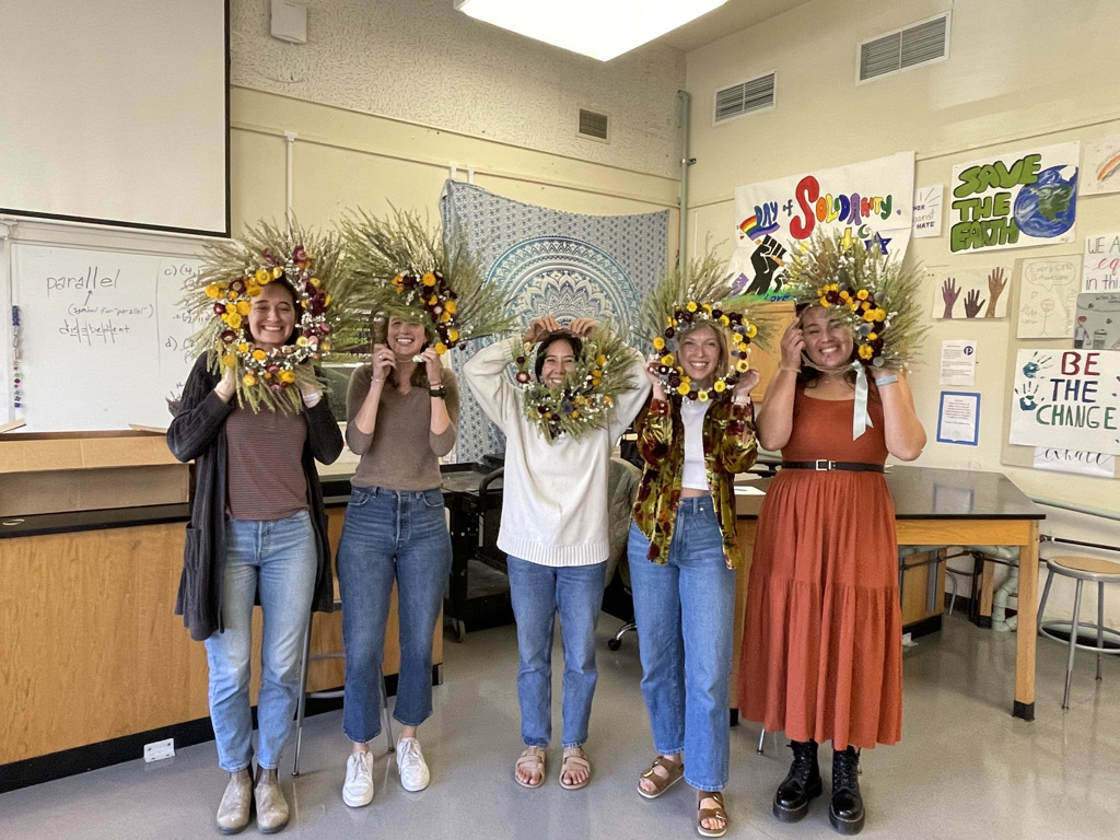 Decorate Your Door! Take a Wreath-Making Class | post details