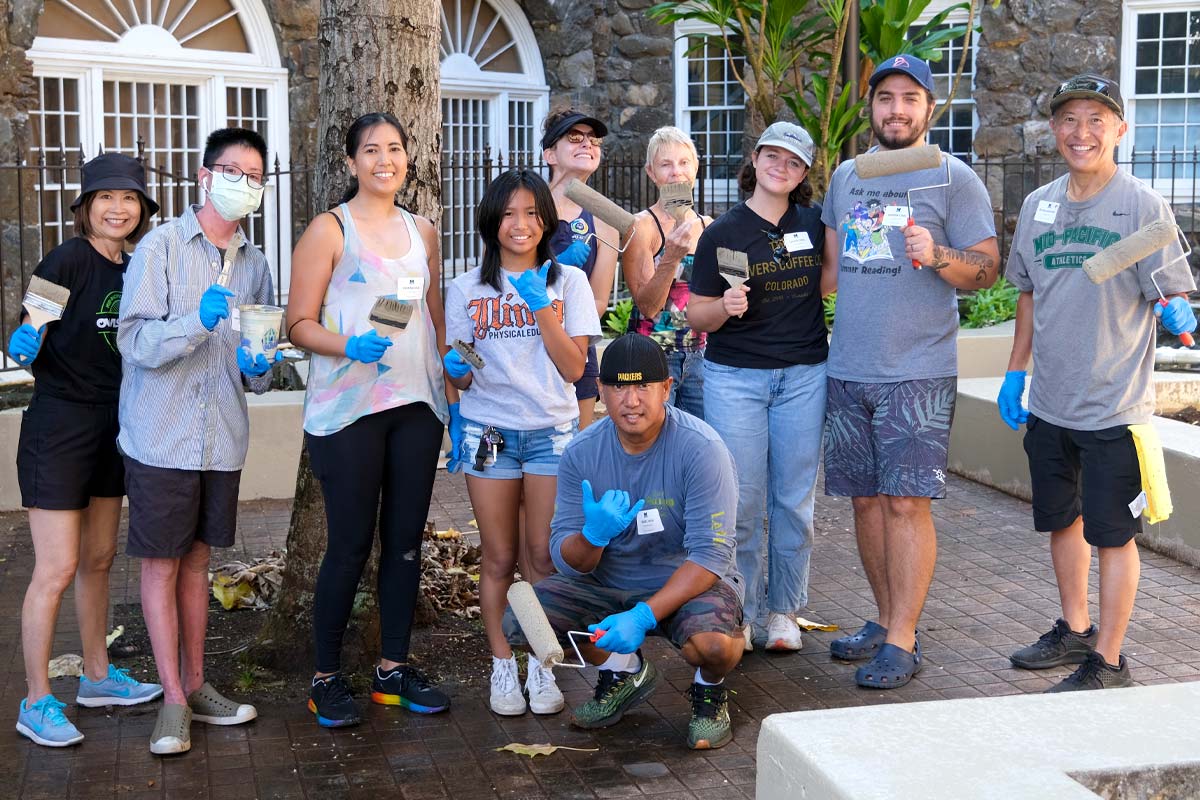 Mid-Pacific Community Unites for Campus Clean-Up | Details | Mid-Pacific