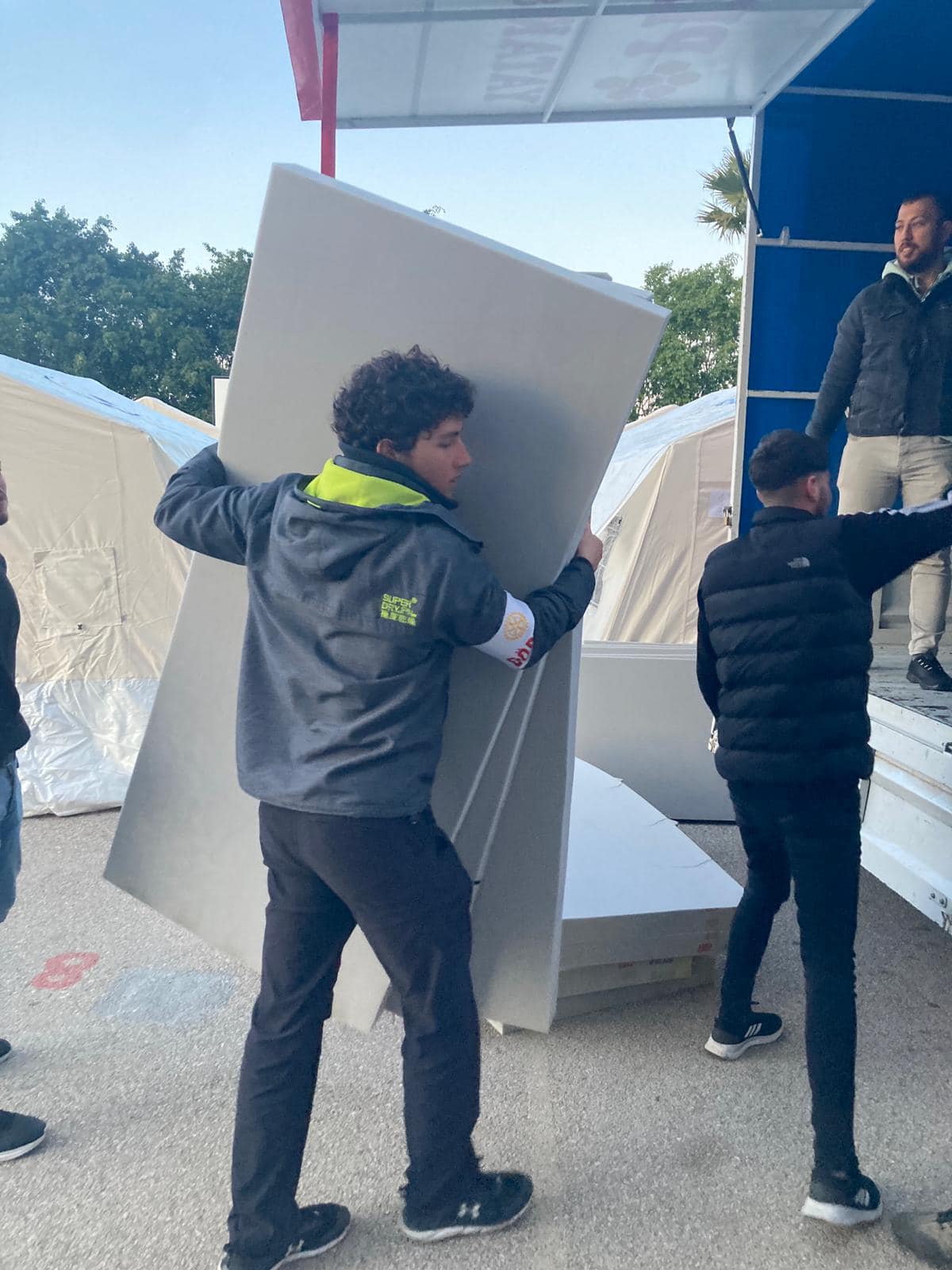 CRHS's Caleb Thompson found adventure in his year abroad | Details