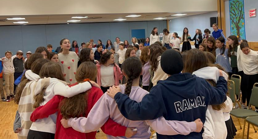 Students Celebrate Israel with a Kumzits | Ramaz News - The Ramaz School