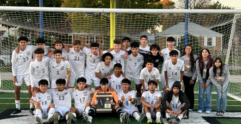 Boys Soccer wins IHSA Regionals | News Details