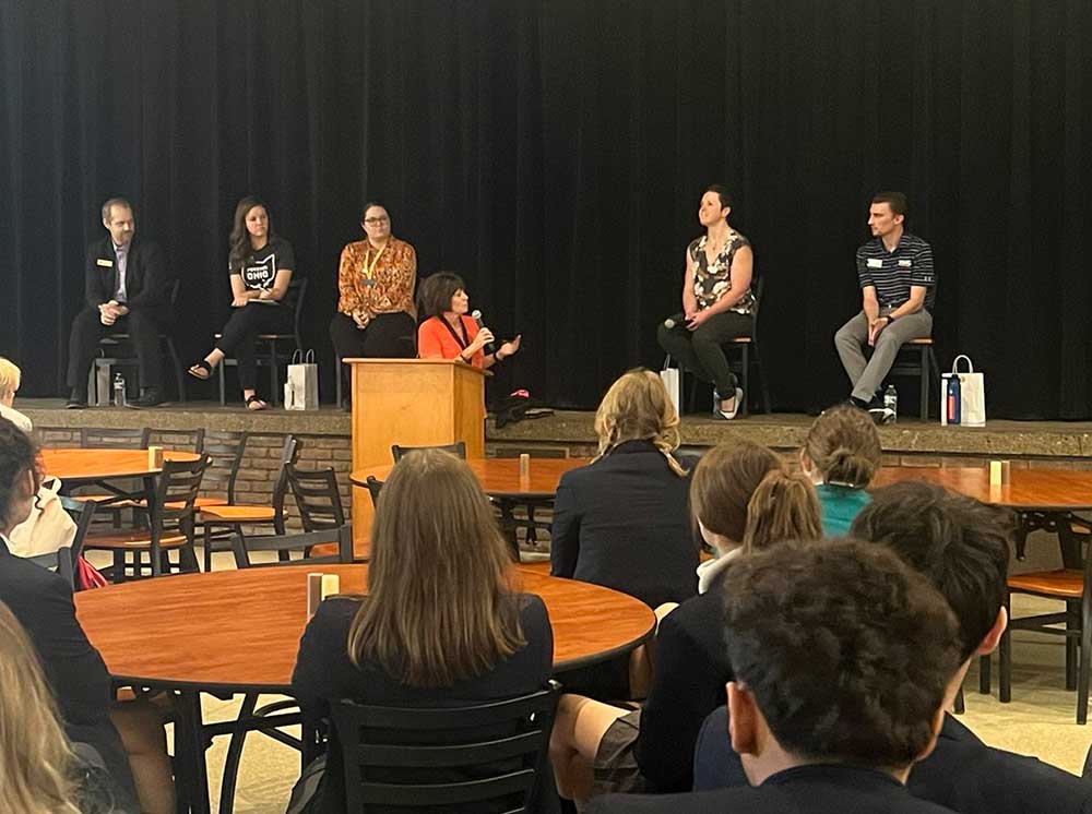 Seniors Hear From College Admissions Panel | Details