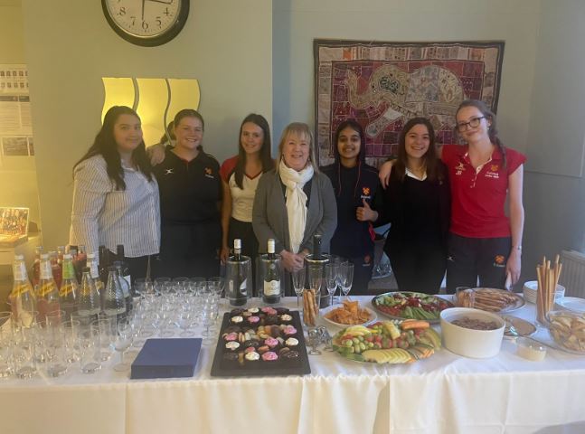 Manor Hosts New Members of Common Room | Posts Page