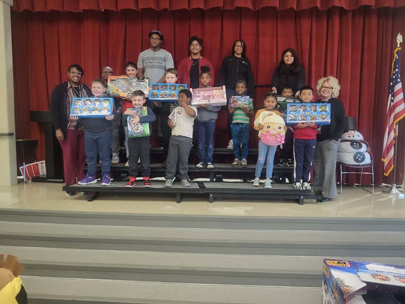 North High DECA Shares Be Kind 330 Holiday Cheer with Harris-Jackson ...