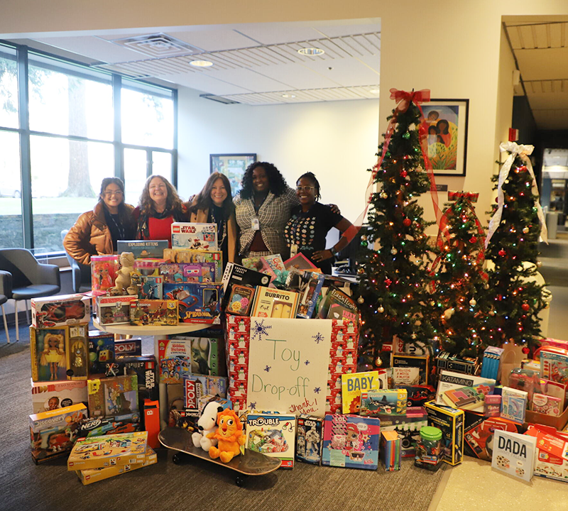 Toy Drive brings holiday cheer to 850 LWSD students | News Details