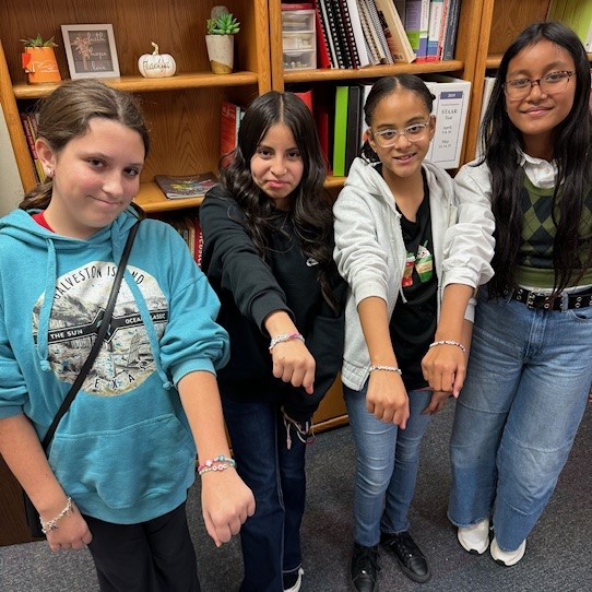 The Swifties Create Friendship Bracelets | News Details