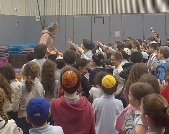 Historic Jewish NBA Player Ryan Turell Pays a Visit to the Lower School ...