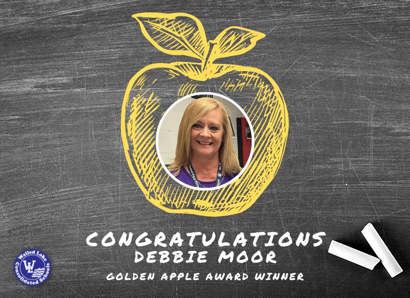 Debbie Moor receives Golden Apple Award | Post Page