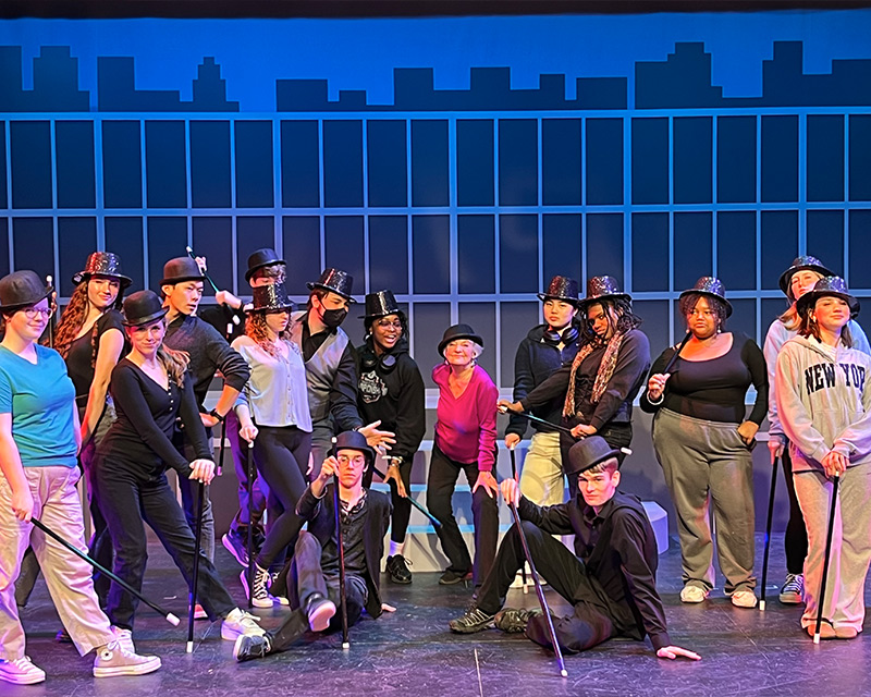 Broadway Performer Shares Insight, Stories with Chicago Cast and Crew ...