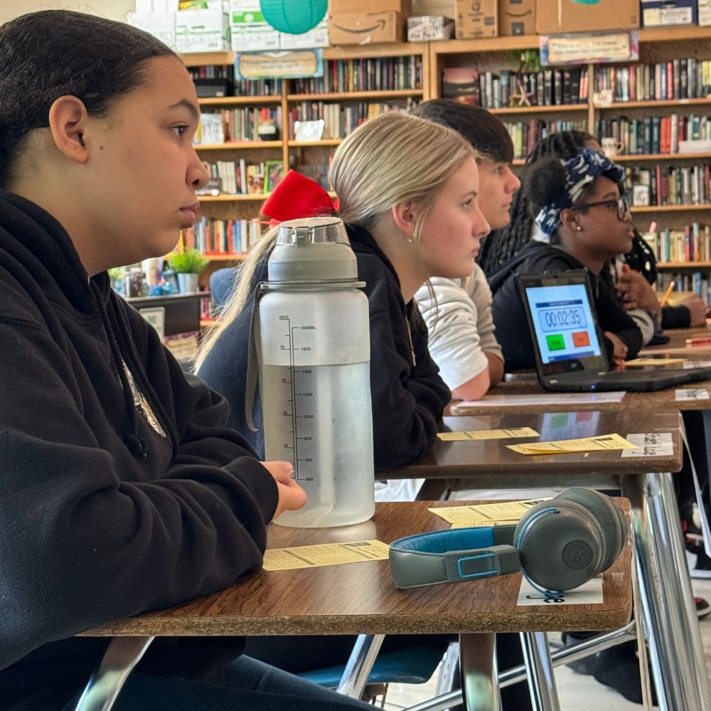 The Great Balloon Debate: Influential Figures Aloft | News Detail Page