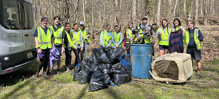 Students Volunteer for Stream Cleaning | Student Stories - The Gunston ...