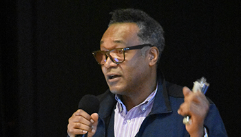 Welcoming Eric Velasquez | story