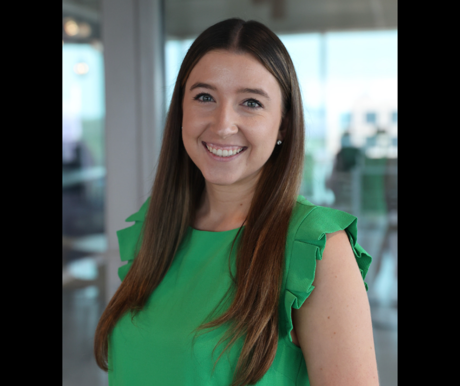 Ainsley Barry '15 Speaks with Digital Marketing Class | News