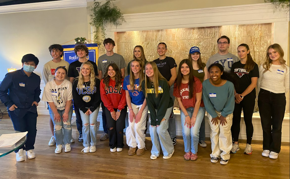 Sumner Rotary honors seniors with top GPAs | News Details