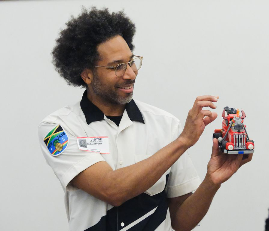 Building with LEGO Master Richard Dryden | Featured News