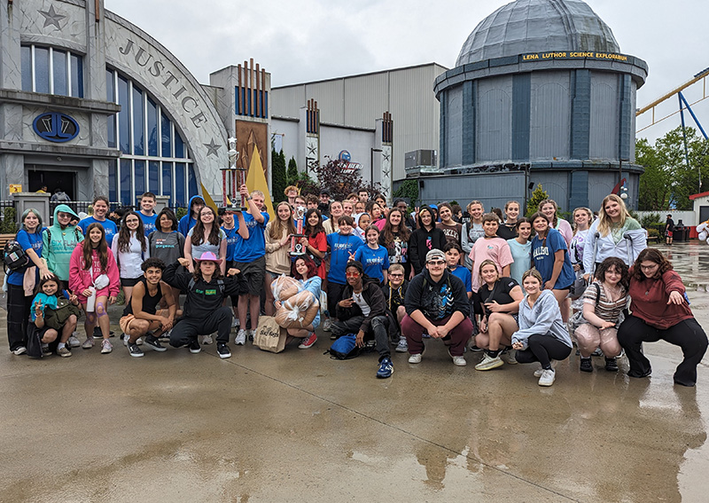 Grades 7-12 Choir Wins Award at Six Flags Competition | News Details