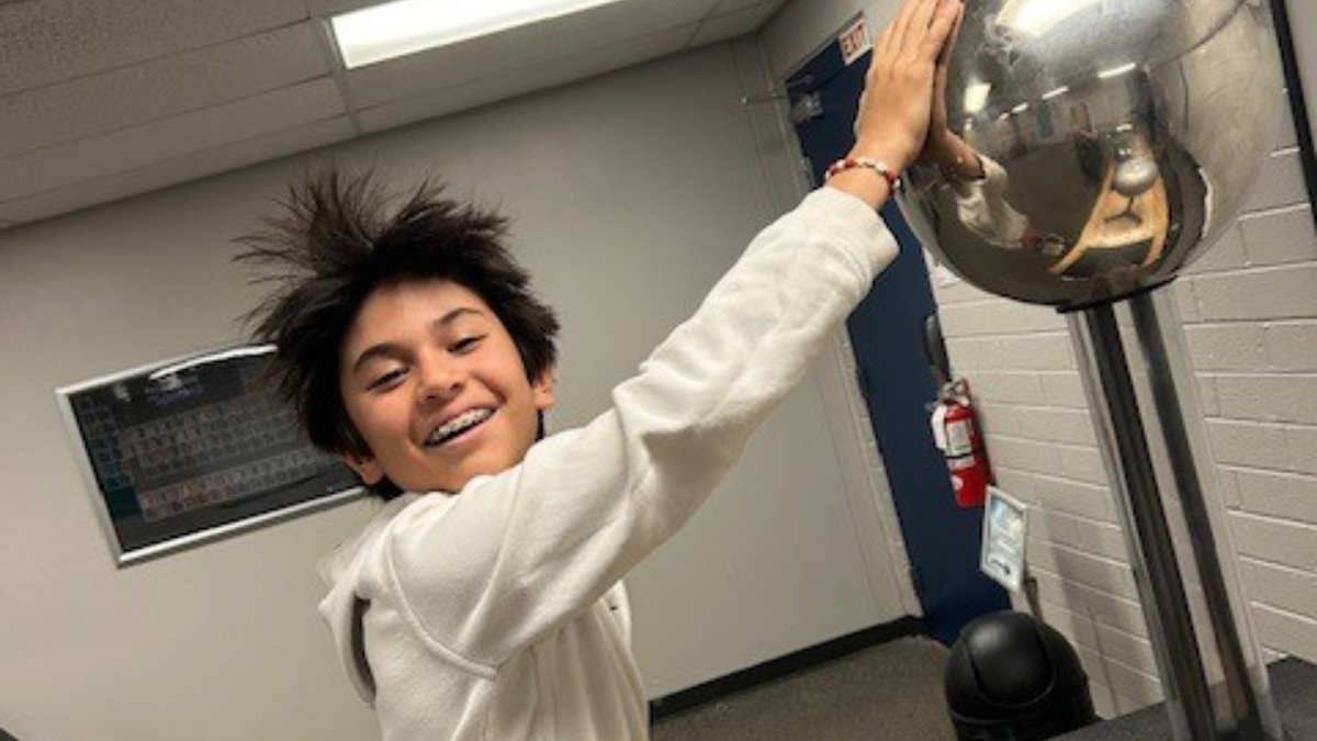 STEM students visit the Earth & Space Expedition Center | News Details