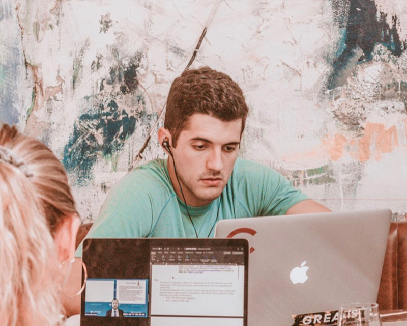 Alumnus Has App-etite for Building Business | The Loomis Chaffee School