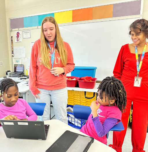CES STUDENTS COLLABORATE WITH CHS STUDENTS FOR HOUR OF CODE | News Details