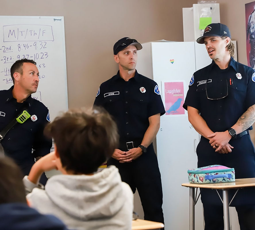 EMS students learn about emergency response from RFD | News Details