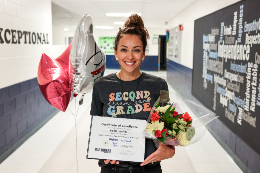 Mid Rivers Newsmagazine names 2024 Teacher of the Year | News Details