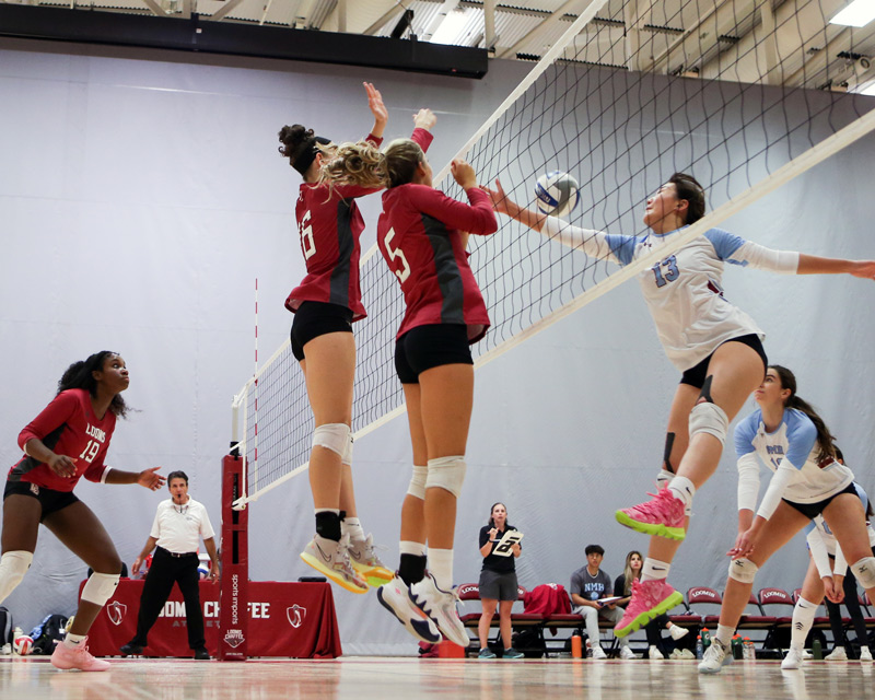 Varsity Volleyball Serves Up a Winning Start | The Loomis Chaffee School