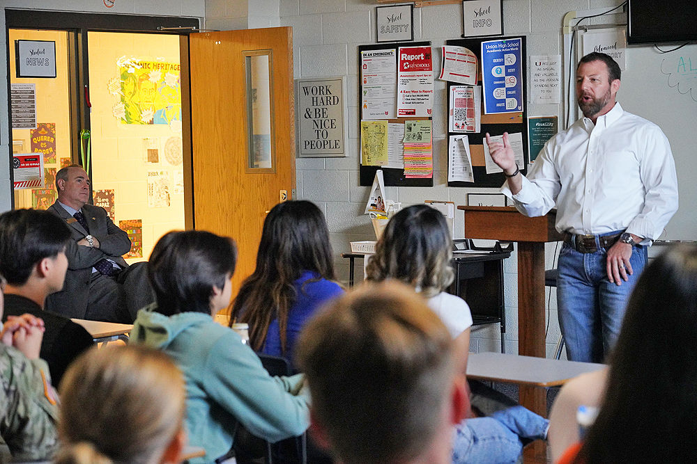 U.S. Senator Markwayne Mullin Talks To Union High School Students ...