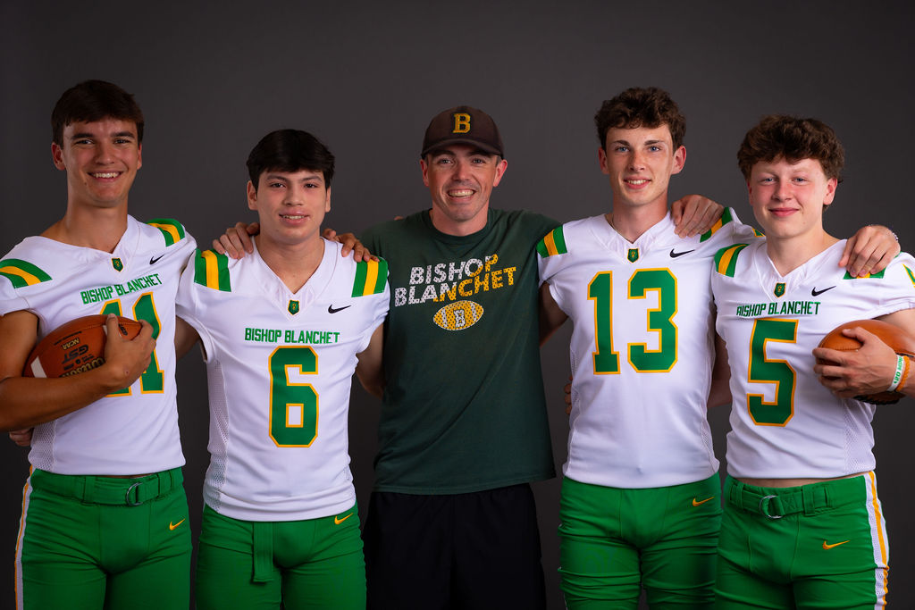 Fall Sport Media Guide | News Details